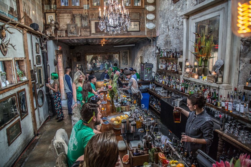 East 6th Street - The Eclectic Eastside Guide